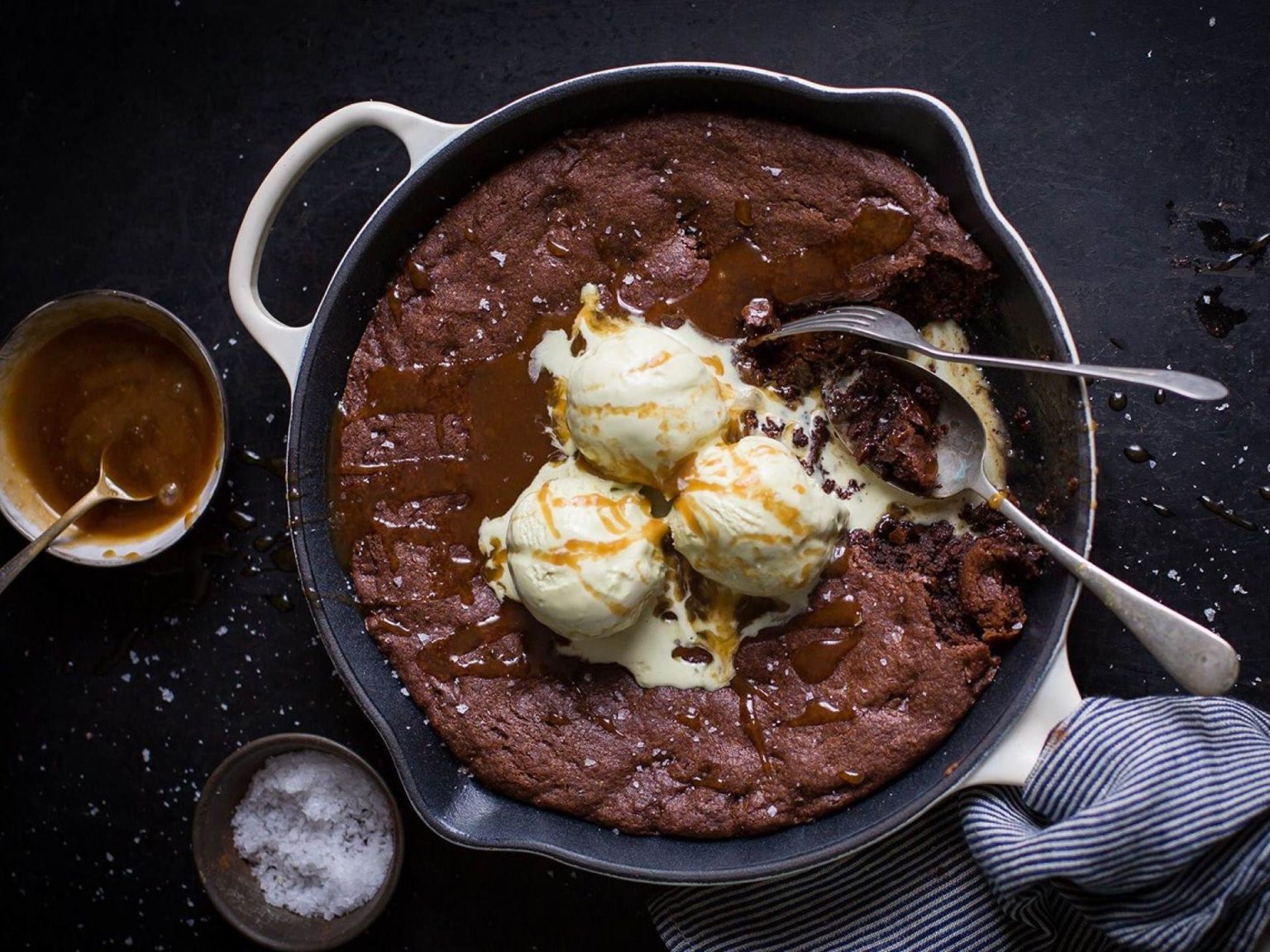 Recipe - Double Choc Chip Skillet Cookie - BBQs Plus